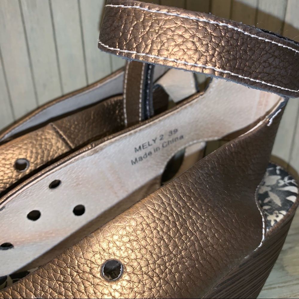 Bernie Mev Bronze Leather Wedge Velcro Closure Sandal… - Gem